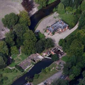 Amazing satellite imagery, Celebrity Homes and more!