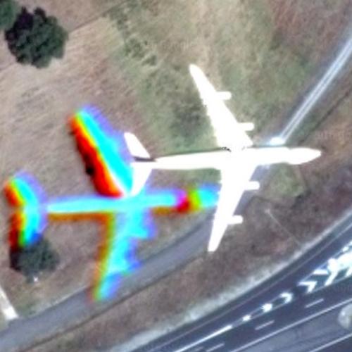 Airplane in flight in Belvís de Monroy, Spain (Google Maps)