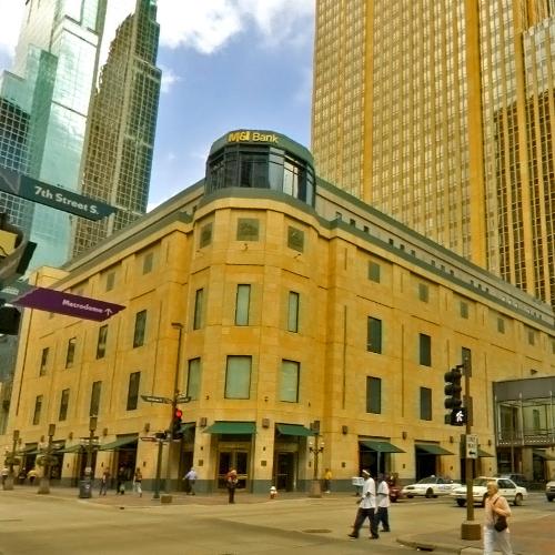 'Gaviidae Common' by Cesar Pelli in Minneapolis, MN - Virtual Globetrotting