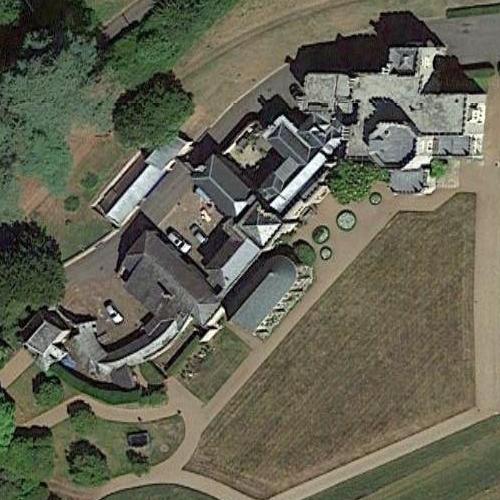 Luscombe Castle in Dawlish, United Kingdom (Google Maps)