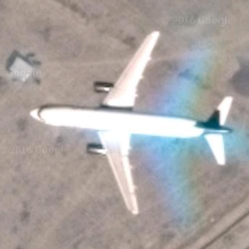 Airplane in flight in Noida, India (Google Maps)