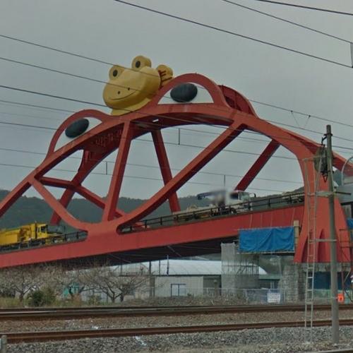 Frog Bridge in Inami, Japan (Google Maps)