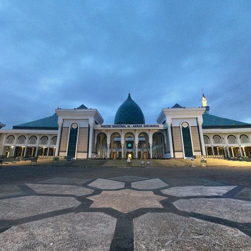 Masjid Al-Akbar in Surabaya, Indonesia (Google Maps)