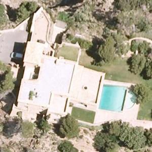 Luc Besson's villa in Bormes-les-Mimosas, France - Virtual Globetrotting