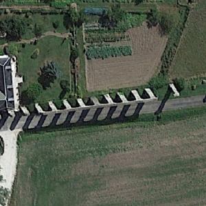 Aqueduct of Luynes in Luynes, France - Virtual Globetrotting