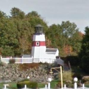 Schooner Mini Golf Lighthouse in Saco, ME - Virtual Globetrotting
