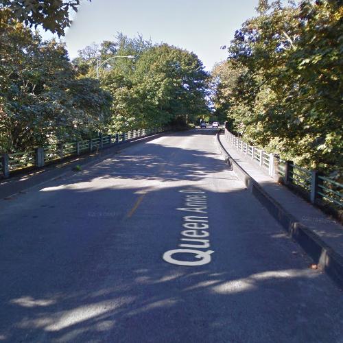 North Queen Anne Drive Bridge in Seattle, WA - Virtual Globetrotting