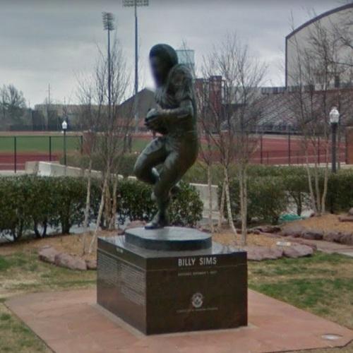 Billy Sims statue in Norman, OK (Google Maps)