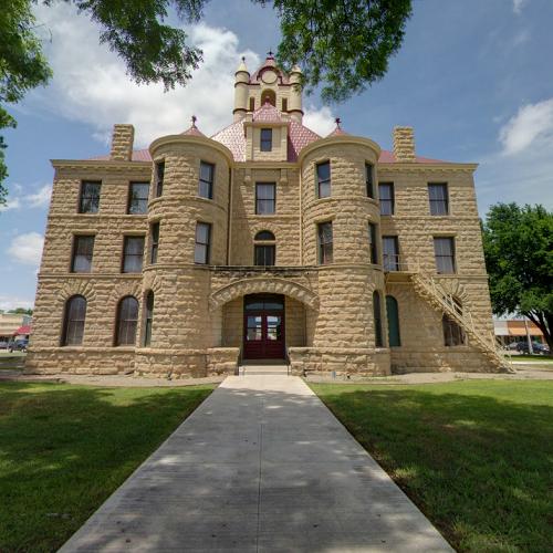 McCulloch County Courthouse in Brady, TX (Google Maps)