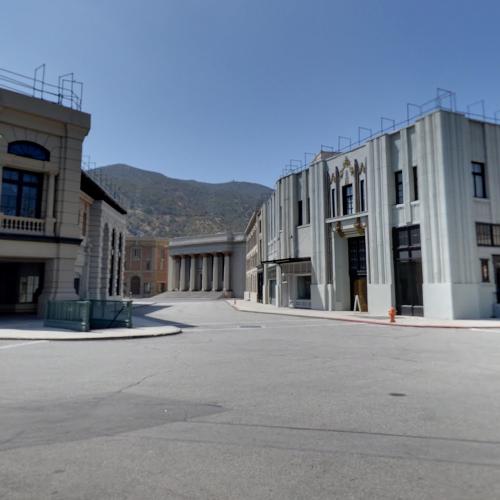Embassy Courtyard / New York Park set in Burbank, CA (Google Maps)
