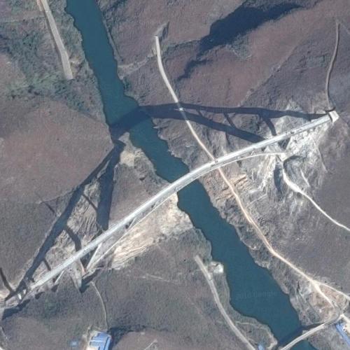 Qinglong Railway Bridge (world's longest concrete arch bridge) in ...