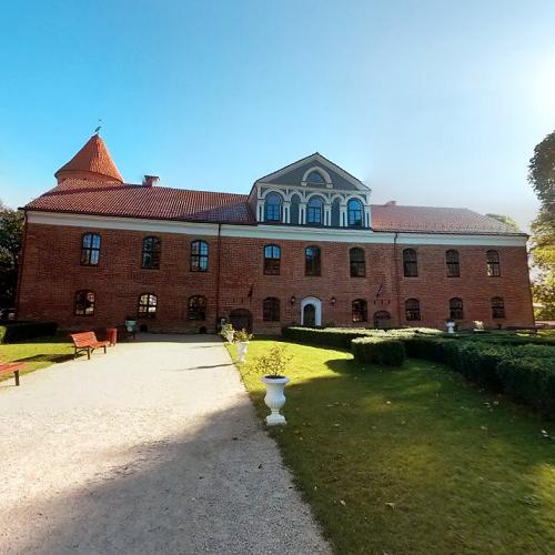 Raudondvaris Castle in Kaunas, Lithuania (Google Maps)