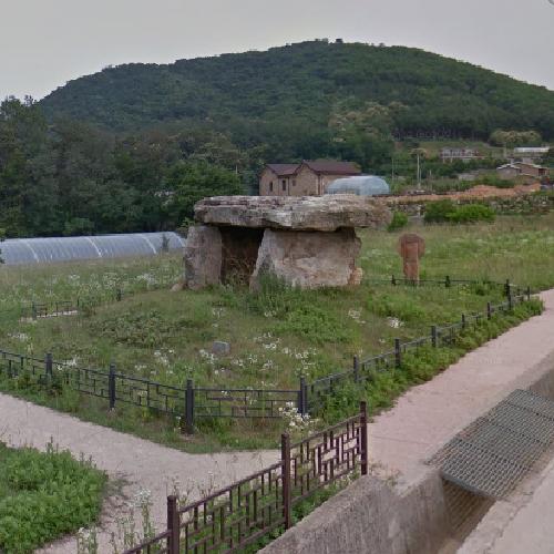 Bugeun-ri Jeomgol Goindol (Dolmen) in Incheon, Republic of Korea ...