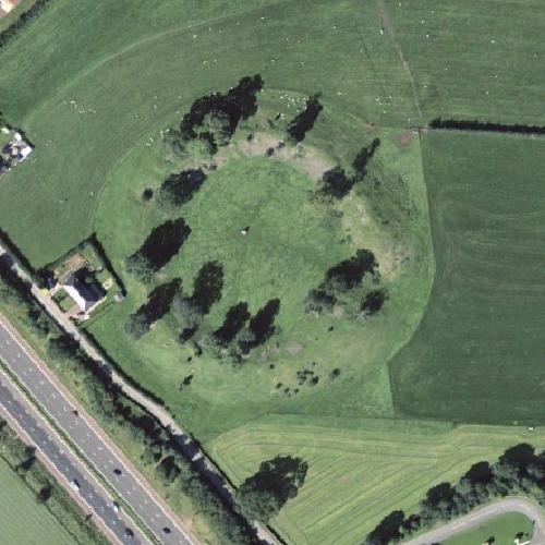 Mayburgh Henge in Eamont Bridge, United Kingdom (Google Maps)