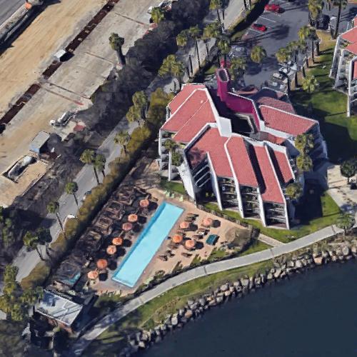 Hotel Maya ("Dexter") in Long Beach, CA (Google Maps)