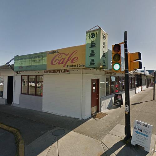 Corner Cafe in North Vancouver, Canada - Virtual Globetrotting