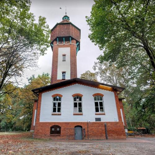 Langenhagen water tower in Langenhagen, Germany (Google Maps)