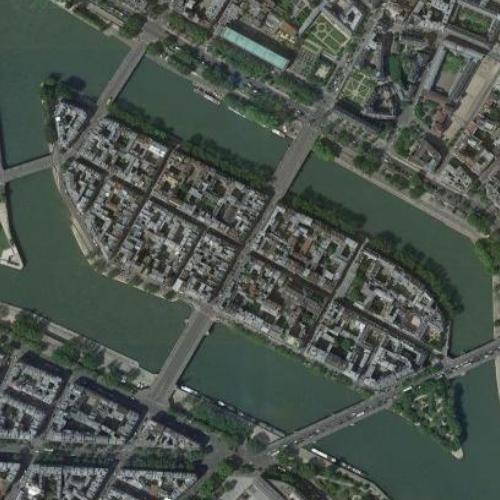Île Saint-Louis in Paris, France (Google Maps)