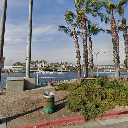 Dexter tries selling his boat ("Dexter") in Long Beach, CA (Google Maps)