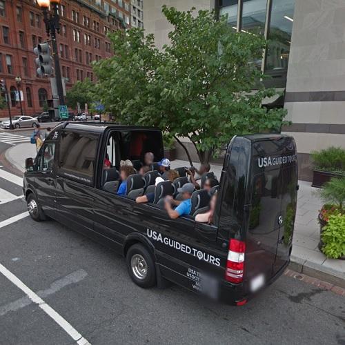 Open tour van in Washington, DC (Google Maps)