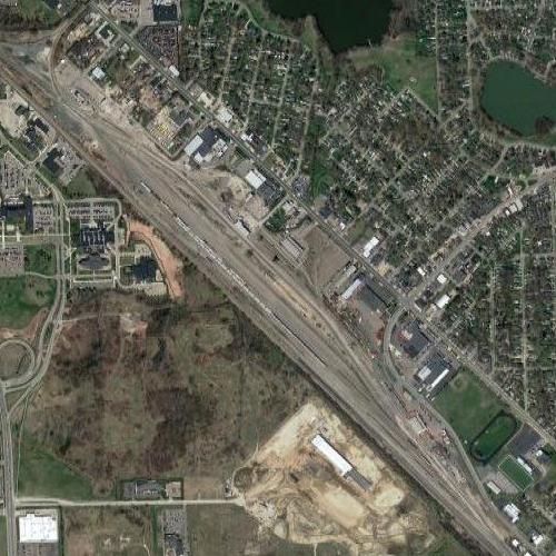 Pontiac Yard - CN in Pontiac, MI (Google Maps)