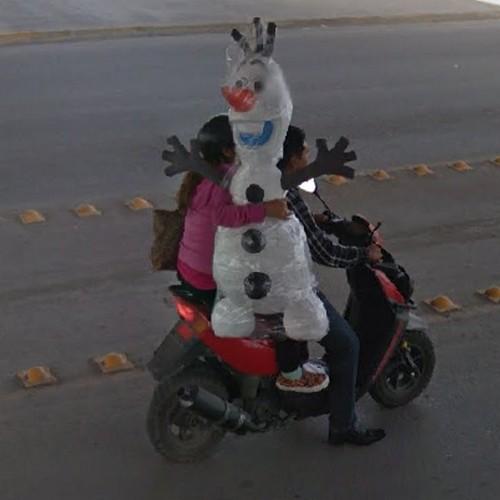 Driving with Olaf from Frozen in Matehuala, Mexico - Virtual Globetrotting