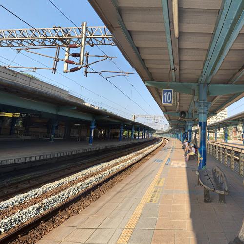 Badu Railway Station in Keelung, Taiwan (Google Maps)