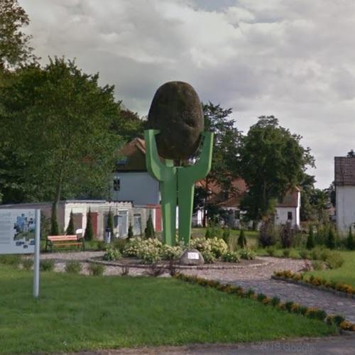Potato Monument in Biesiekierz, Poland (Google Maps)