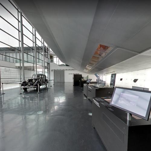 Zeppelin Museum - Hindenburg partial full-size replica in ...