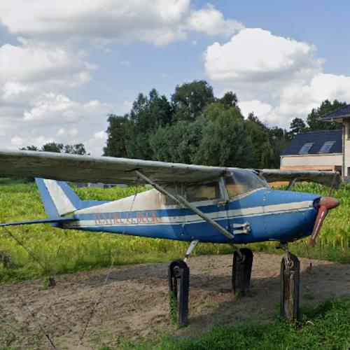 Cessna 172A in Stekene, Belgium (Google Maps)