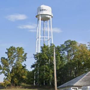 Monmouth water tower in Monmouth, IA - Virtual Globetrotting