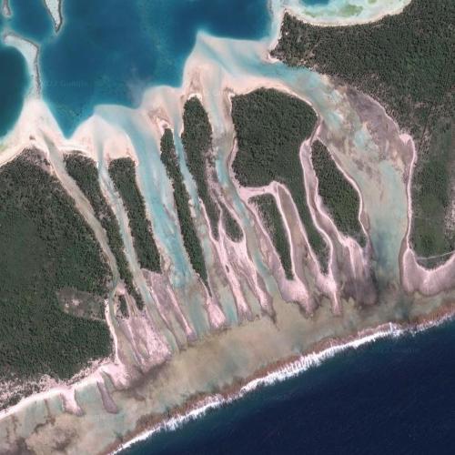 "Nine Eyes" in Mataiva, French Polynesia (Google Maps)