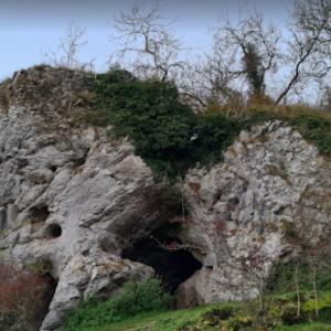 Nan Tor Cave in Leek, United Kingdom - Virtual Globetrotting