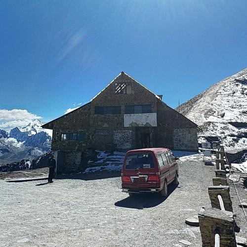 Chacaltaya Ski Station in Alto Milluni, Bolivia (Google Maps)