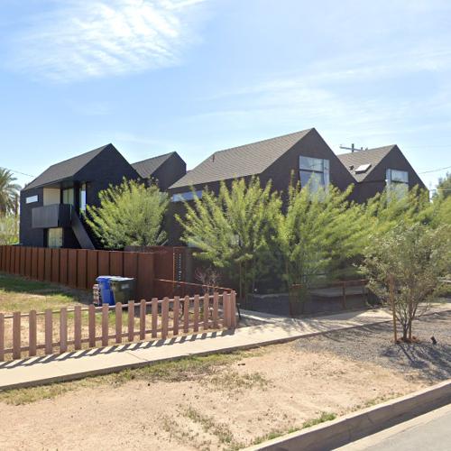 'M-shaped Bungalows' by SinHei Kwok in Phoenix, AZ (Google Maps)