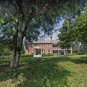 Ar-Qua Springs in Arden, WV - Virtual Globetrotting