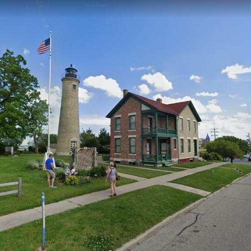 Kenosha Light in Kenosha, WI (Google Maps)