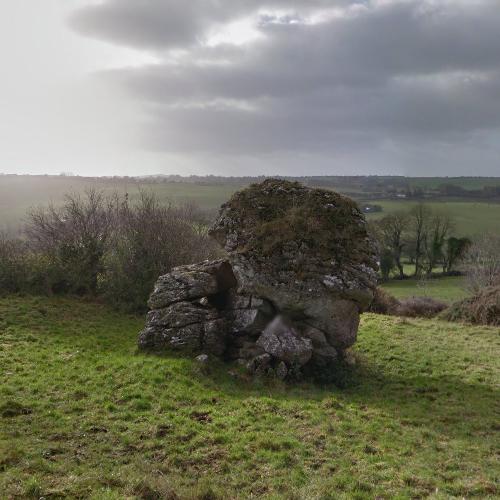 Cat Stone, Hill of Uisneach in Rathnew, Ireland (Google Maps)