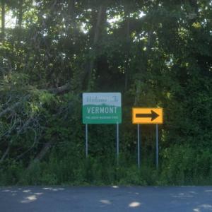 Welcome to Vermont sign in Bradford, VT (#6) - Virtual Globetrotting