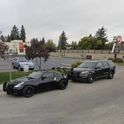 Nissan 370Z Tuner Thinks It's a Cop Car in Calgary, Canada (Google Maps)