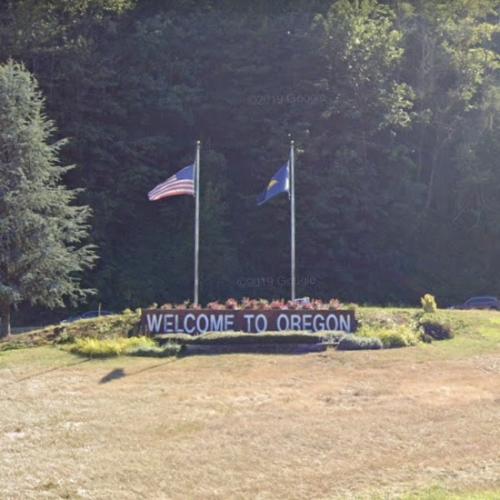 Welcome to Oregon sign in Rainier, OR (Google Maps)