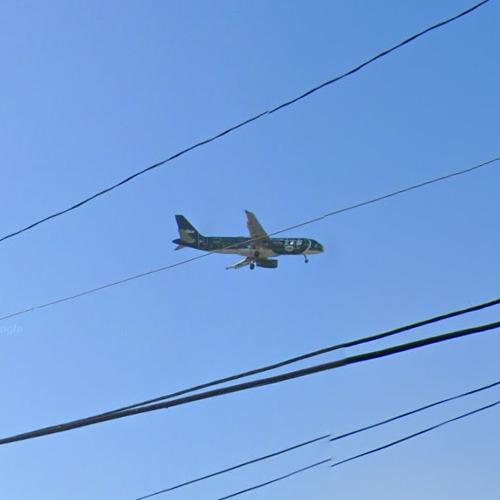 JetBlue Airbus A320 "NY Jets" [N746JB] in Cedarhurst, NY (Google Maps)