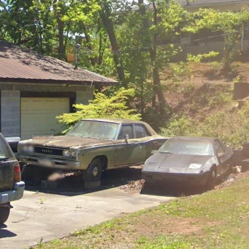 1968 Dodge Coronet Sedan & 1986 Pontiac Fiero in Newport, TN (Google Maps)