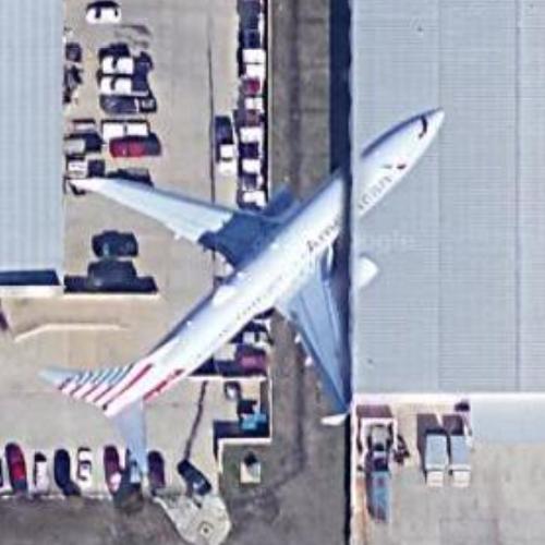 American Airlines plane in flight in Arlington, TX - Virtual Globetrotting