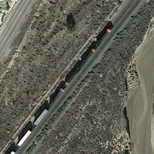 Freight train with four locomotives in Gallup, NM - Virtual Globetrotting