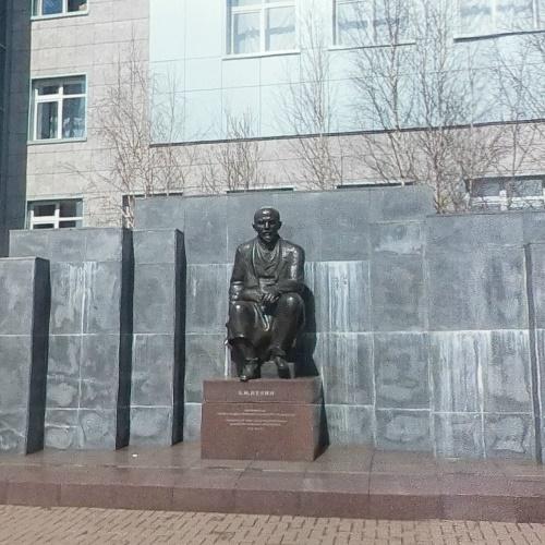 Vladimir Lenin monument in Mirny, Russian Federation (Google Maps) (#2)