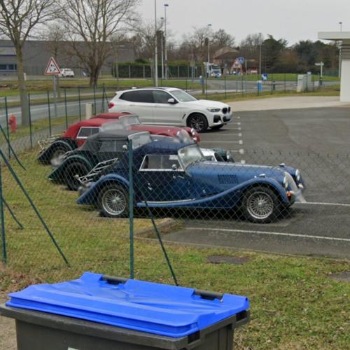 Morgan Plus Four x3 in Colomiers, France (Google Maps)
