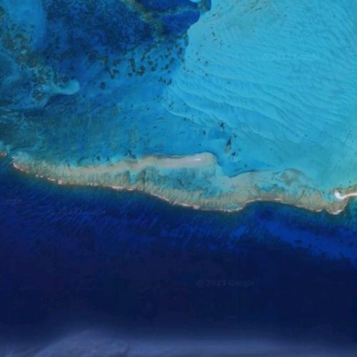Sand Island in Kure Atoll, HI (Google Maps) (#6)