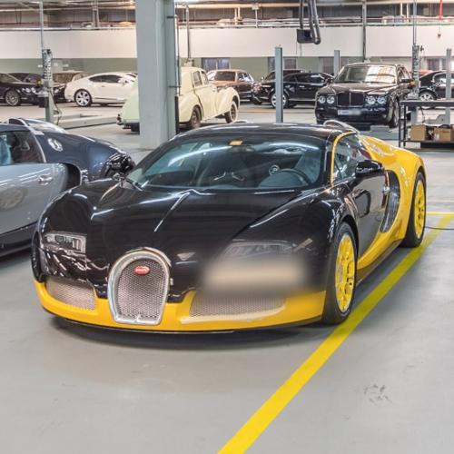 Bugatti Veyron 16.4 in Dubai, United Arab Emirates (Google Maps) (#7)