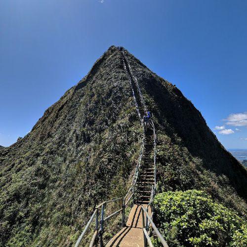 Haiku Stairs (Stairway to Heaven) in Kaneohe, HI (Google Maps)
